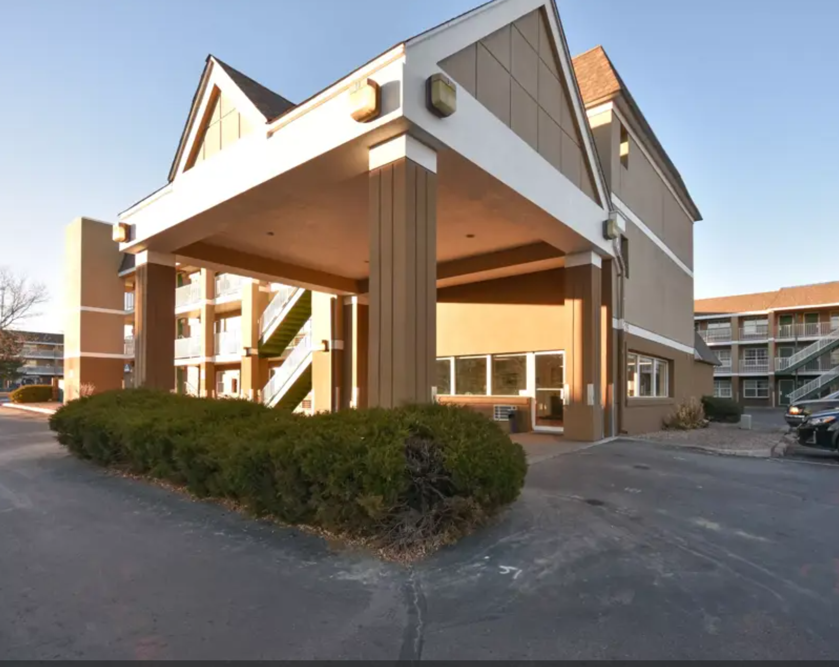 HomeTowne Studios – Lakewood West - Pilot Catastrophe Services