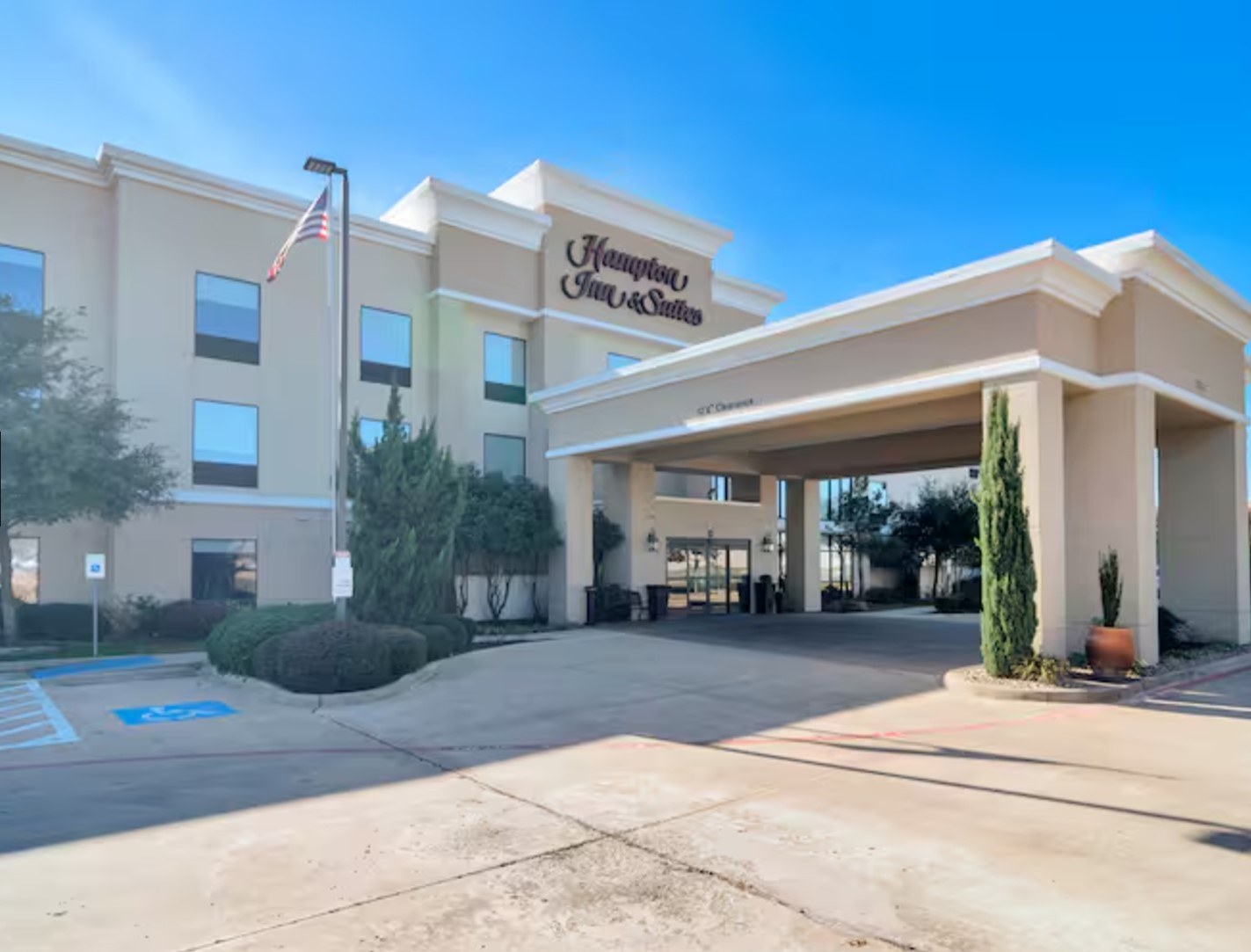Hampton Inn & Suites - Pilot Catastrophe Services